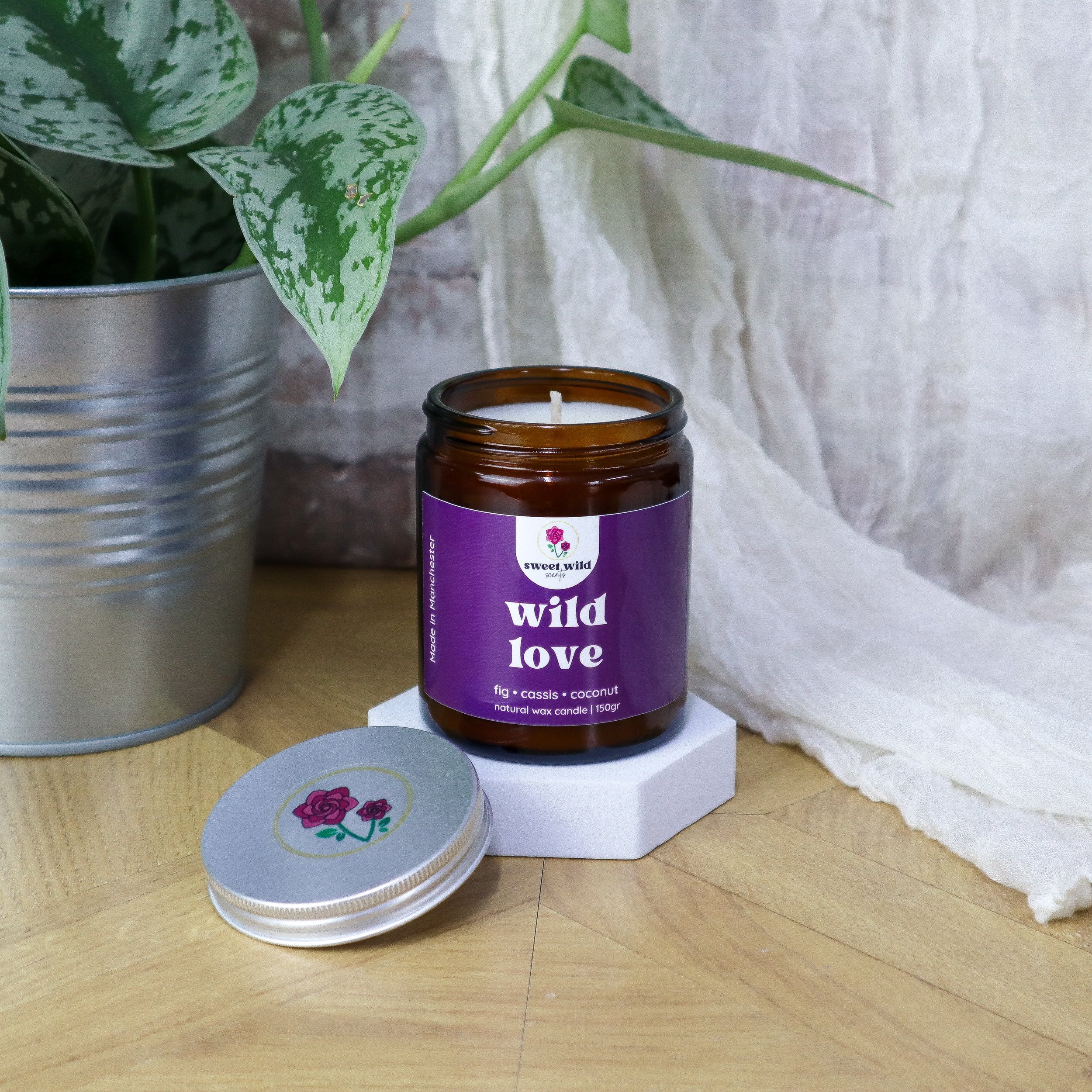 Wild Love Amber Candle – Fig & Coconut Fruity Scent – Sweet Wild Scents